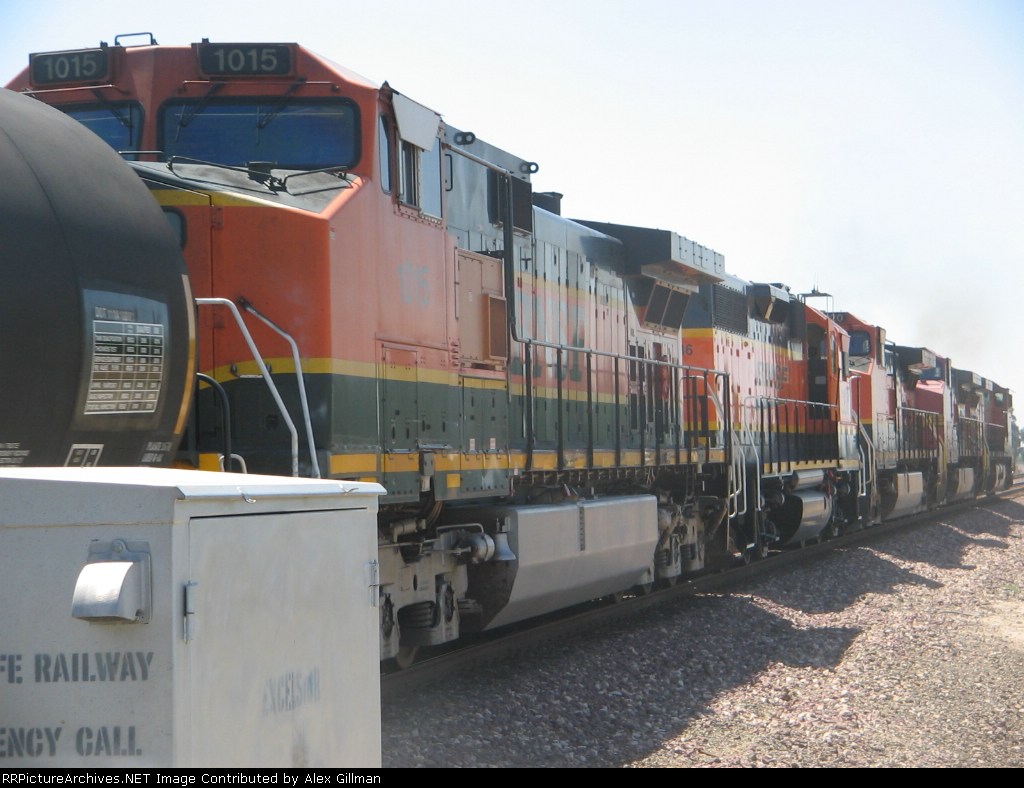 BNSF 1015 Eastbound